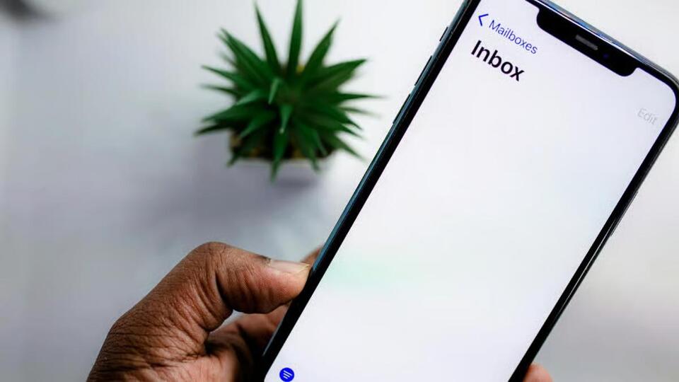Meta exec goes viral after AI email assistant deletes her entire inbox ...