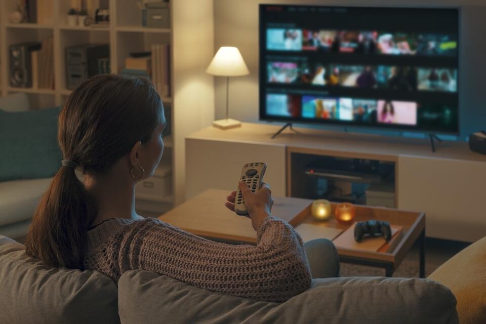 These Netflix Shows Were So Addictive, Viewers Stayed Up Until Morning ...