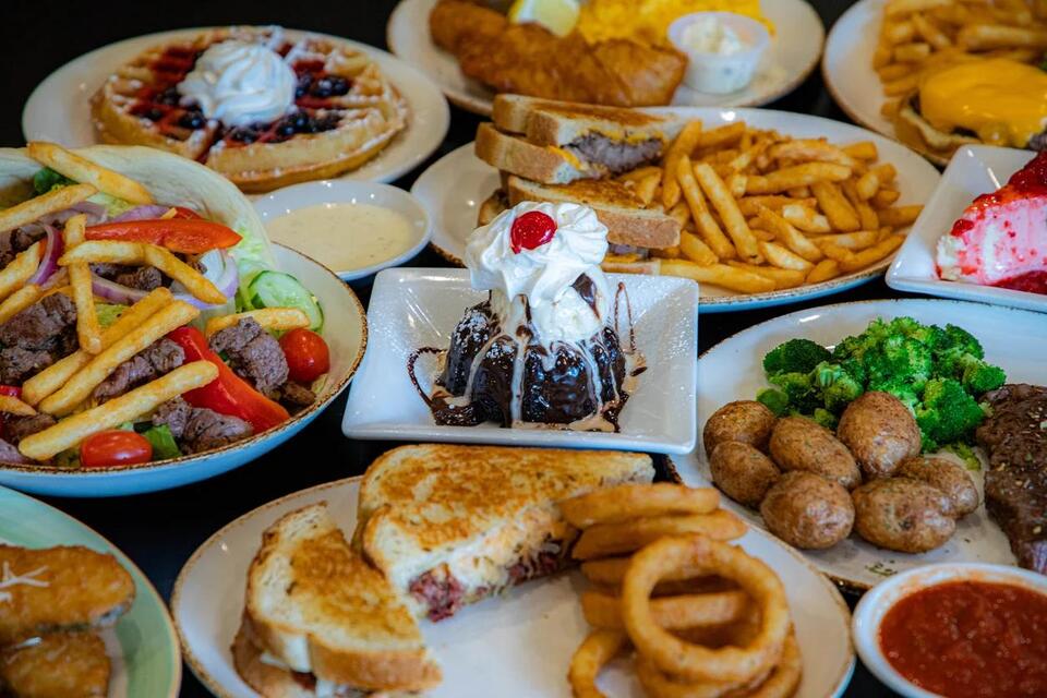 7 Chain Restaurants That Offer Early Bird Specials - NewsBreak