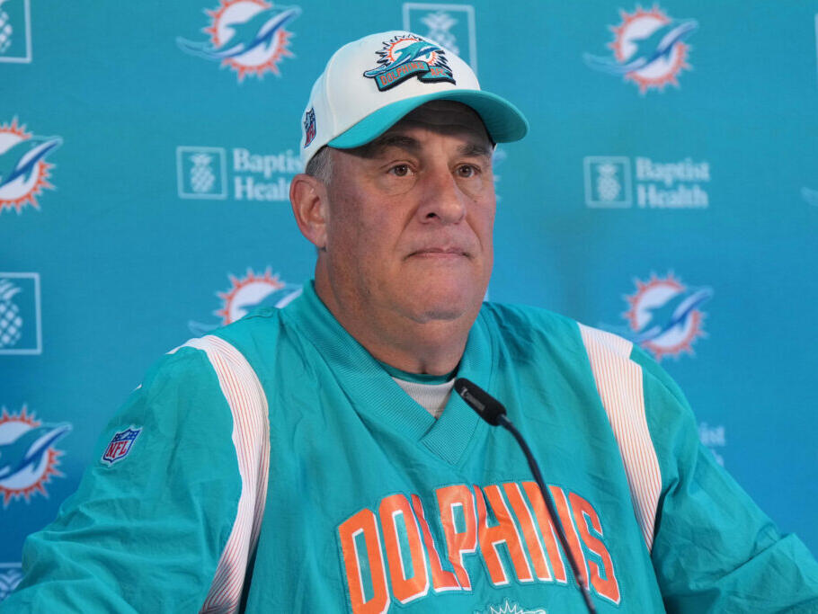 Vic Fangio Aims To Finish Career As Eagles DC