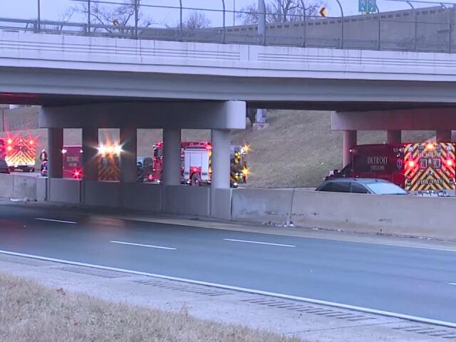 Davison lanes near Joseph Campau reopen following multi-vehicle crash ...