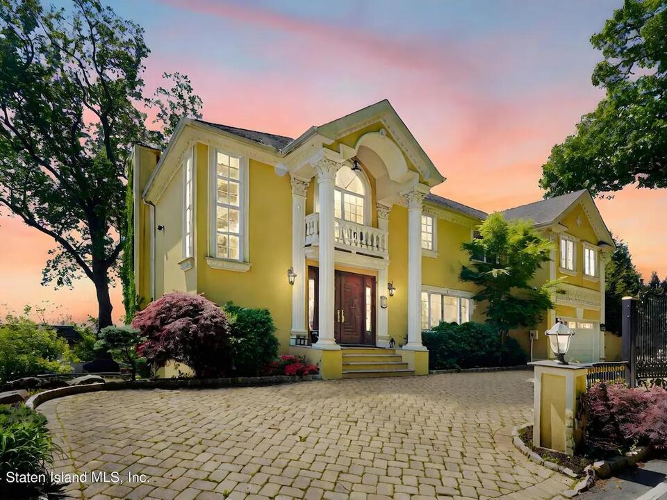 Staten Island Home of the Week: ‘A piece of luxury’ on Emerson Hill, $2.7M