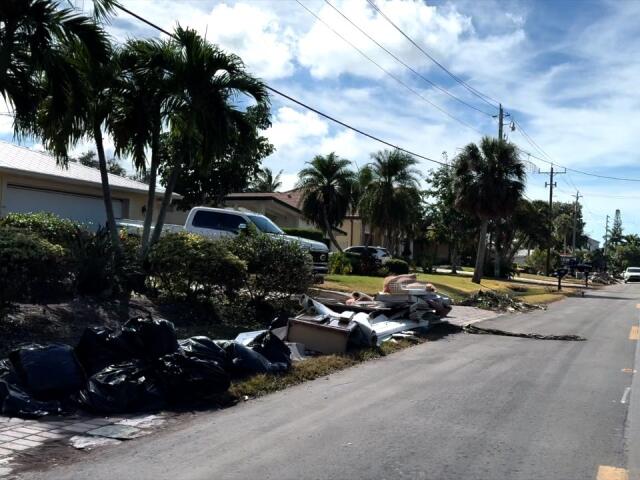 Siesta Key neighborhoods begin cleanup process after Hurricane Helene
