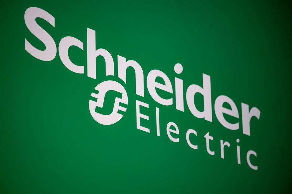 Schneider Electric posts higher Q3 revenues, confirms 2025 outlook ...