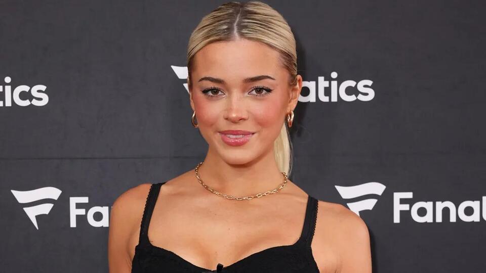 Livvy Dunne’s Plunging Top Is Literally Held up by 2 Strings - NewsBreak