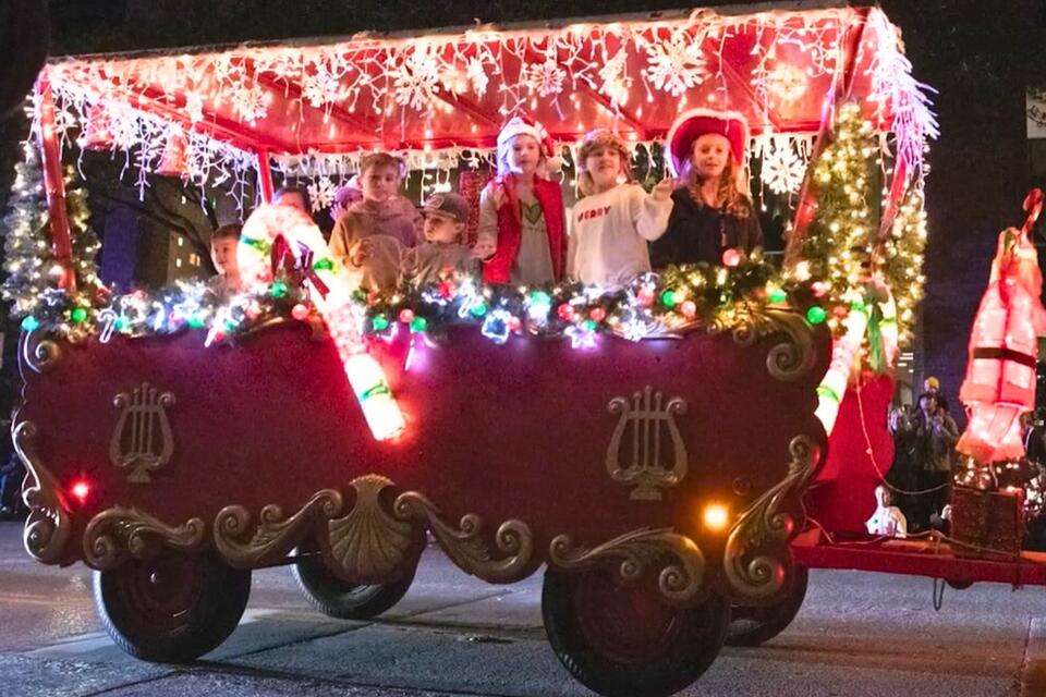 Texas Lights Up Downtown for Abilene’s Big Christmas Parade - NewsBreak