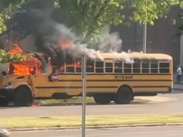 VIDEO: Milwaukee school bus goes up in flames; no injuries reported ...