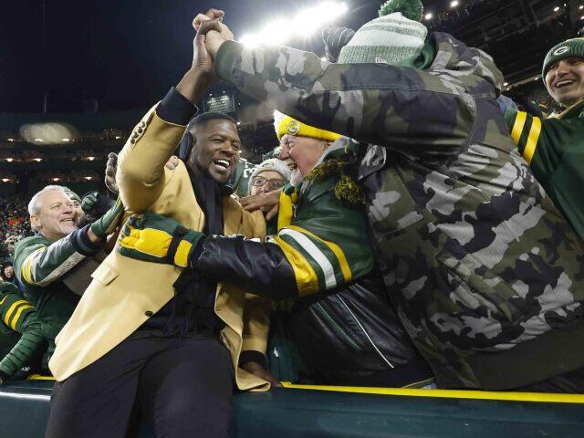 LeRoy Butler celebrates 30 years of the iconic Lambeau Leap - NewsBreak