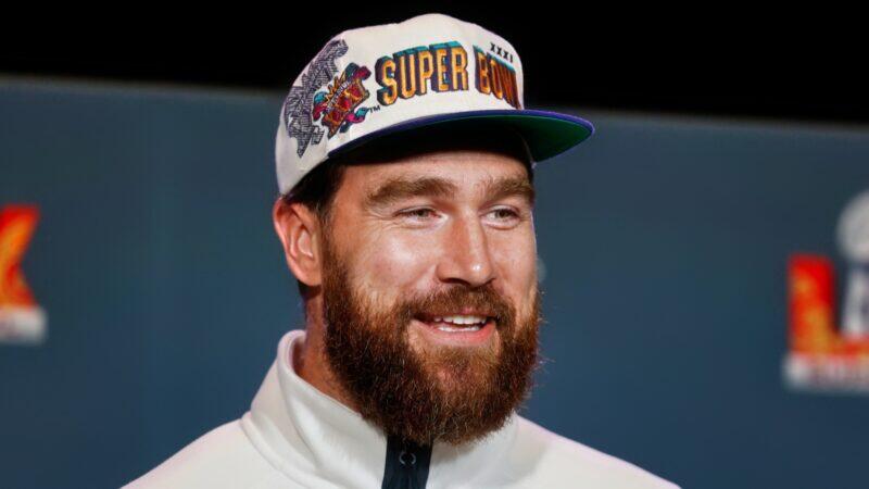 Travis Kelce Looks Unrecognizable In New Viral Photo - NewsBreak