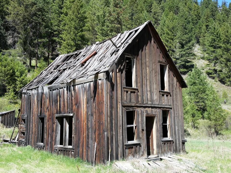 7 American Ghost Towns You Can Still Walk Through - NewsBreak