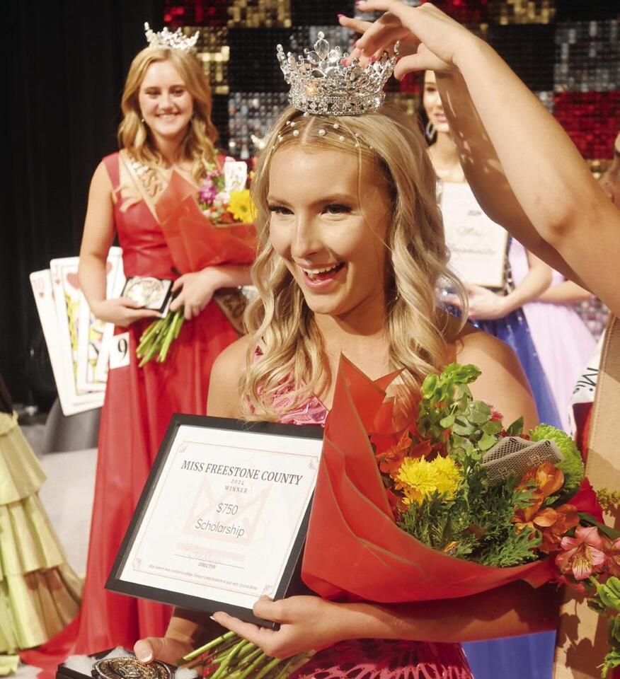 Newhouse crowned Miss Freestone County - NewsBreak