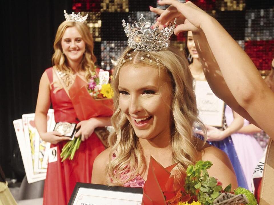 Newhouse crowned Miss Freestone County