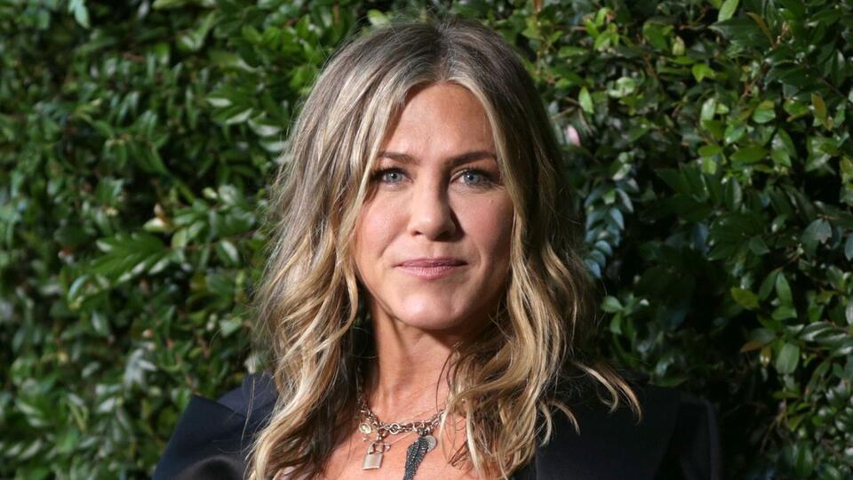 Jennifer Aniston’s Spectacular Outdoor Shower Is a Study in Zen ...