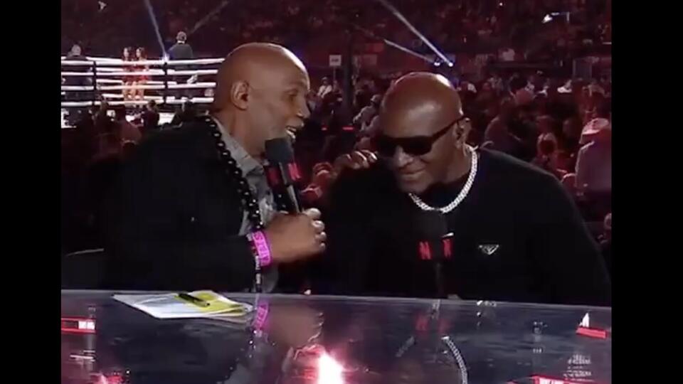 Evander Holyfield got meme treatment for his awkward Tyson-Paul segment ...