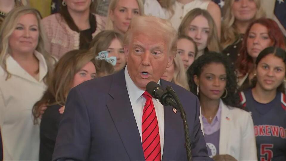 President Donald Trump signs transgender athletes executive order [RAW ...