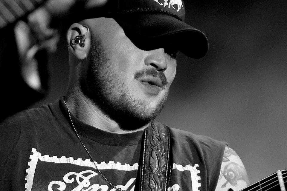 Read Zach Bryan's Emotional Message For His Late Mom About His Wedding ...