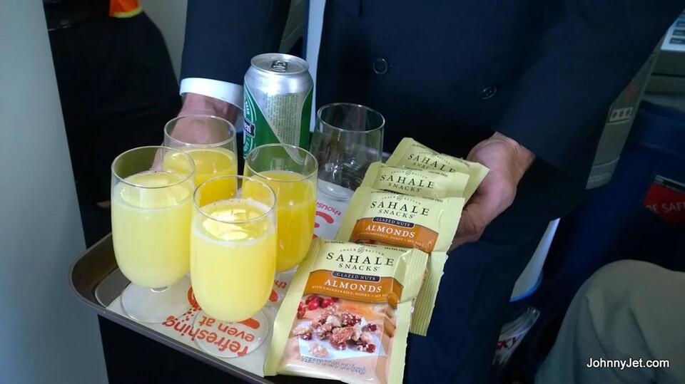 Delta flight attendant refuses to serve drinks unless headphones ...
