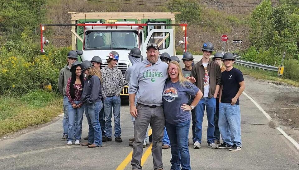 After Hurricane Helene Destroyed Her Home, Teens Helped a 76-Year-Old ...