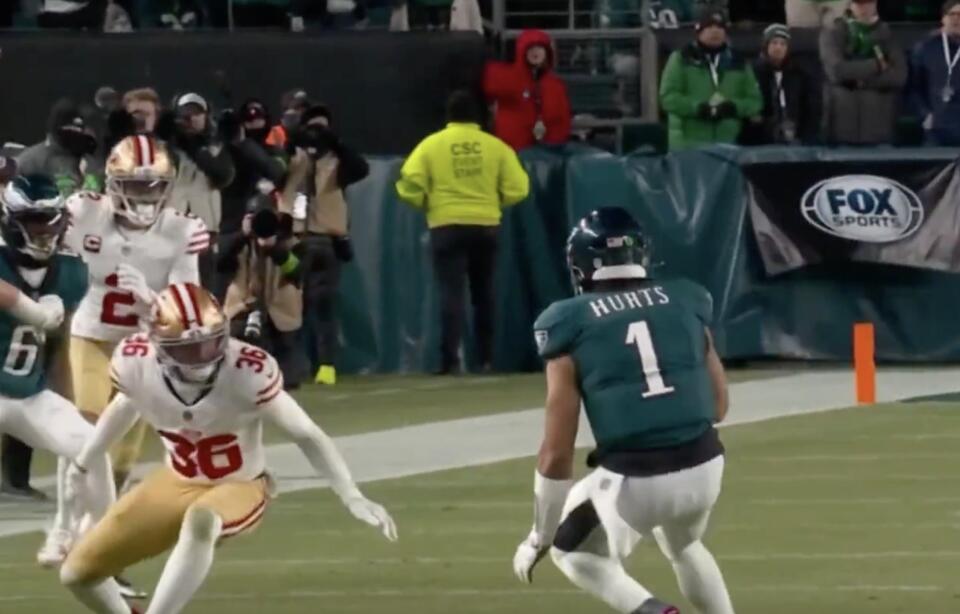 'Horrible' Penalty Call In Eagles vs. 49ers Game Sparks Massive Outrage ...
