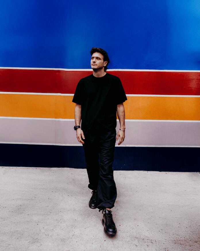 Alex Cecil Keeps Listeners Engaged with His Dynamic ‘Hip Aliens’ EP