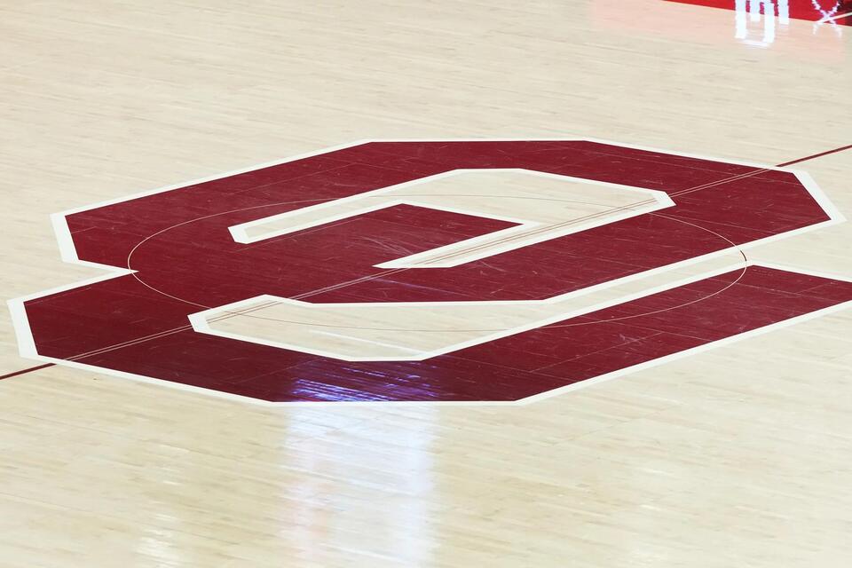 Popcorn machine catches fire during college basketball game - NewsBreak