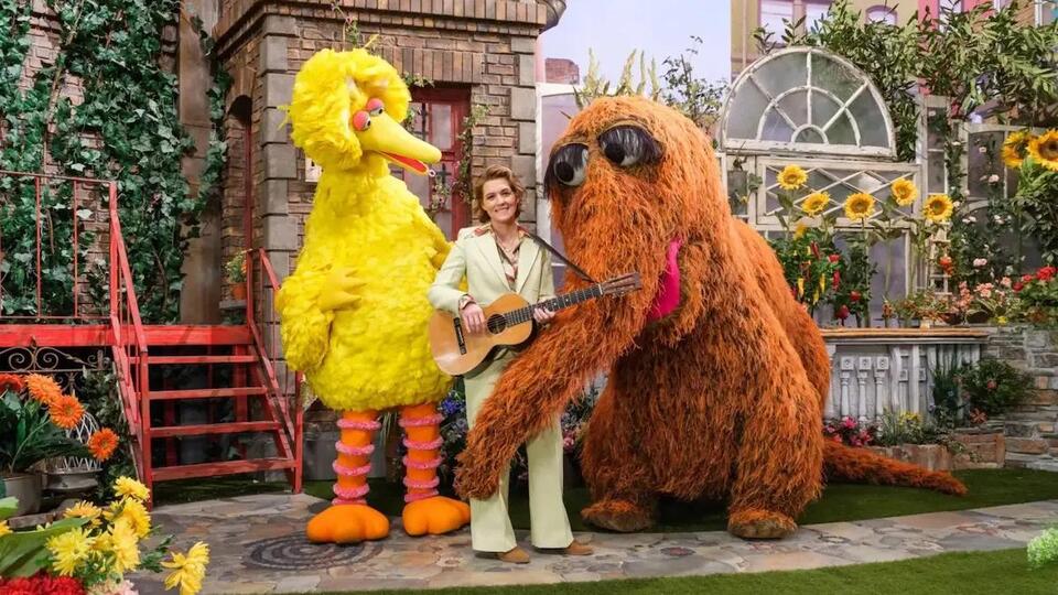 Brandi Carlile and Big Bird Sing “That’s Why We Love Nature” on Sesame ...
