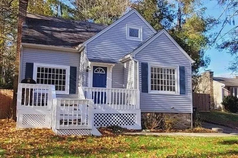 Family of engineer found dead with 'no neck' at girlfriend's cottage ...