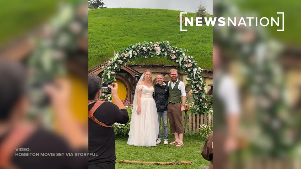 Elijah Wood leaves couple stunned after crashing their hobbit-themed ...