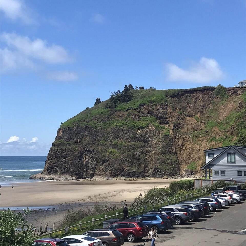 There’s a Beach in Oregon You Can Only Reach by Walking Through a Cliff ...