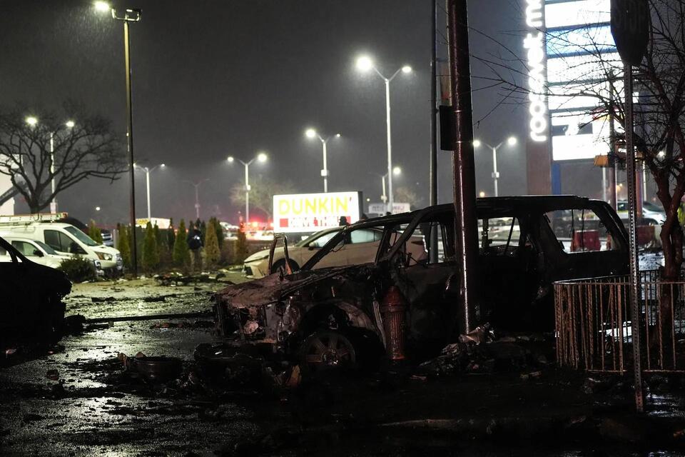 Northeast Philadelphia plane crash: Everything to know as Learjet 55 ...