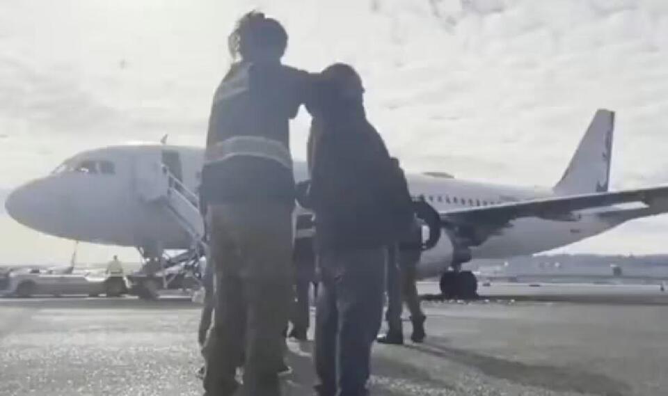 White House posts disturbing 'ASMR' deportation footage of immigrants ...