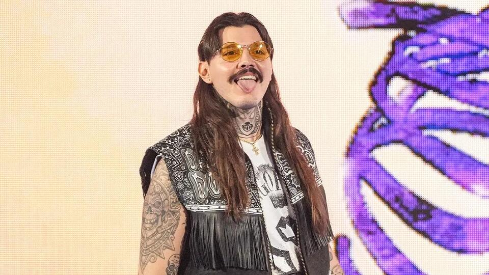 WWE’s AI Blunder Turns Top Star Into ‘AEW Champ’ - NewsBreak