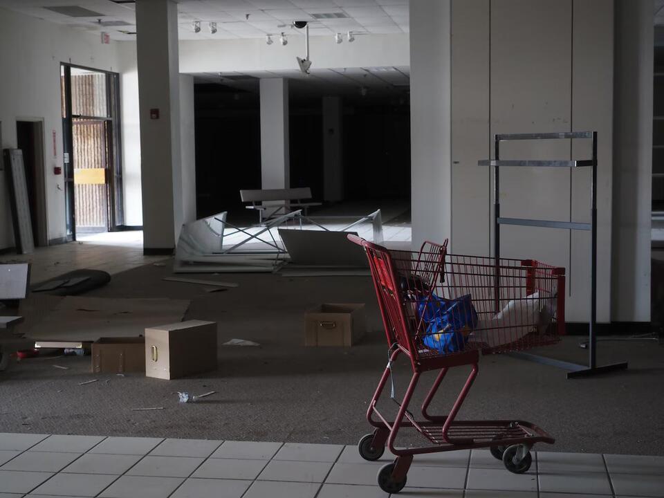 Look inside this New Jersey’s mall’s sad, dead stores before they get ...