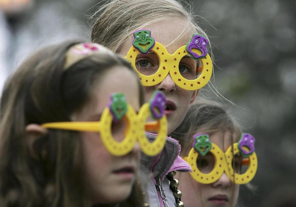 Merchants Parade Brings Mardi Gras to Lake Charles Tonight - NewsBreak