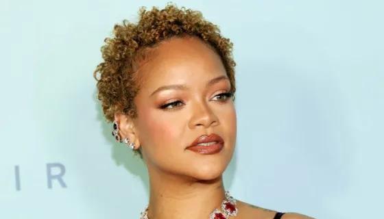 Rihanna Rocks Her Natural Locks At Fenty Hair Launch, RIH-veals She’s ...