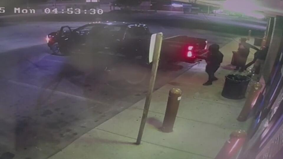 Thieves make off with an estimated $90K worth of clothes and shoes ...