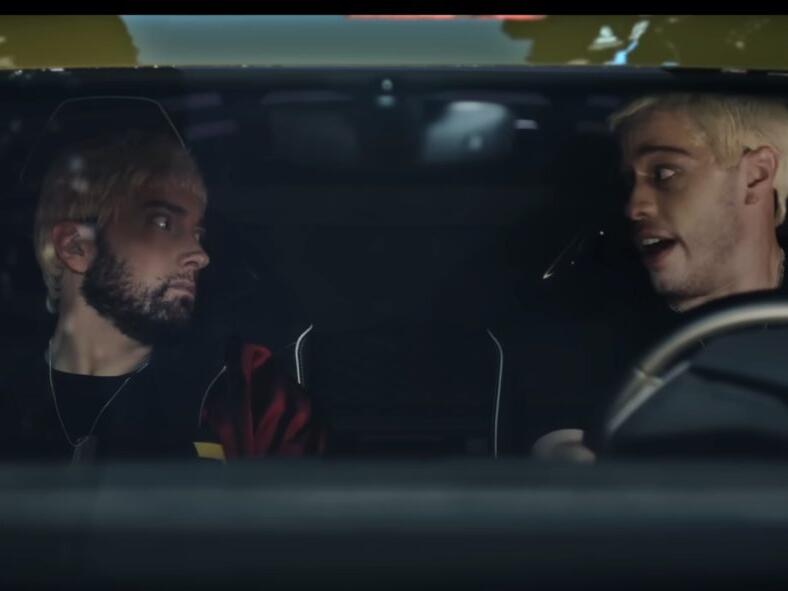 Eminem's "Houdini" pays homage to his classic videos, stars Pete ...