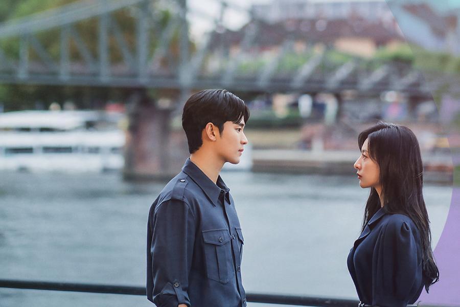 Kim Soo Hyun And Kim Ji Won Are A Couple Experiencing The Ups And Downs Of Marriage In “Queen Of ...