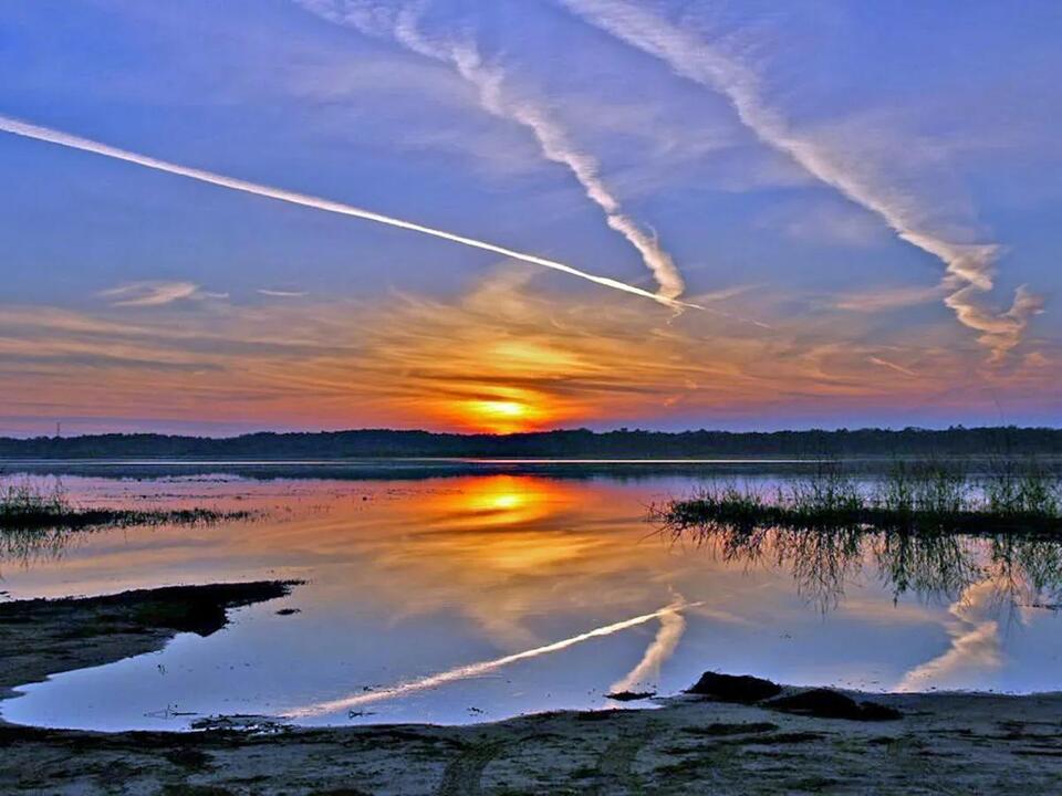 Claims ‘chemtrails’ poison citizens spur Wyoming lawmakers to advance ...