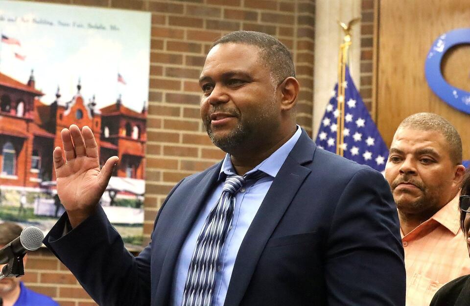 New Mayor Williams Sworn into Office - NewsBreak