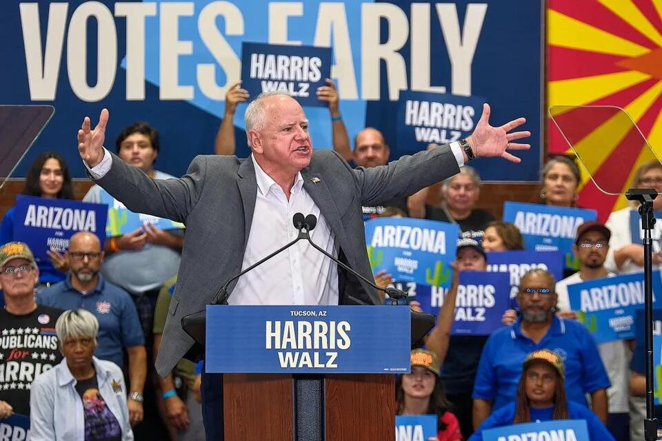Tim Walz lands late in Tucson, rallying a boisterous crowd with calls ...