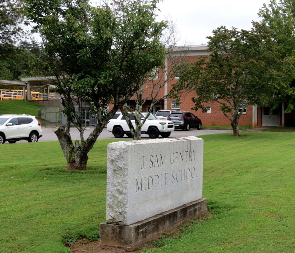 Hearing set on Gentry-Meadowview merger - NewsBreak