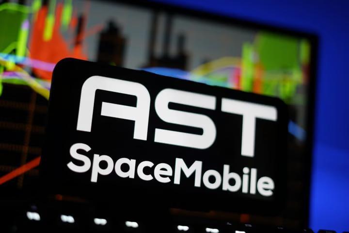 AST SpaceMobile Stock Swings As Investors Weigh Impact Of SpaceX IPO ...