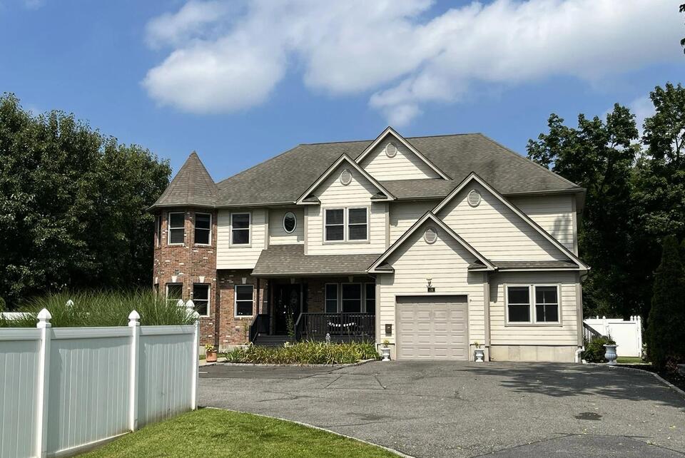 Northwell Looks to Expand Parking at Park Avenue Medical Center - NewsBreak