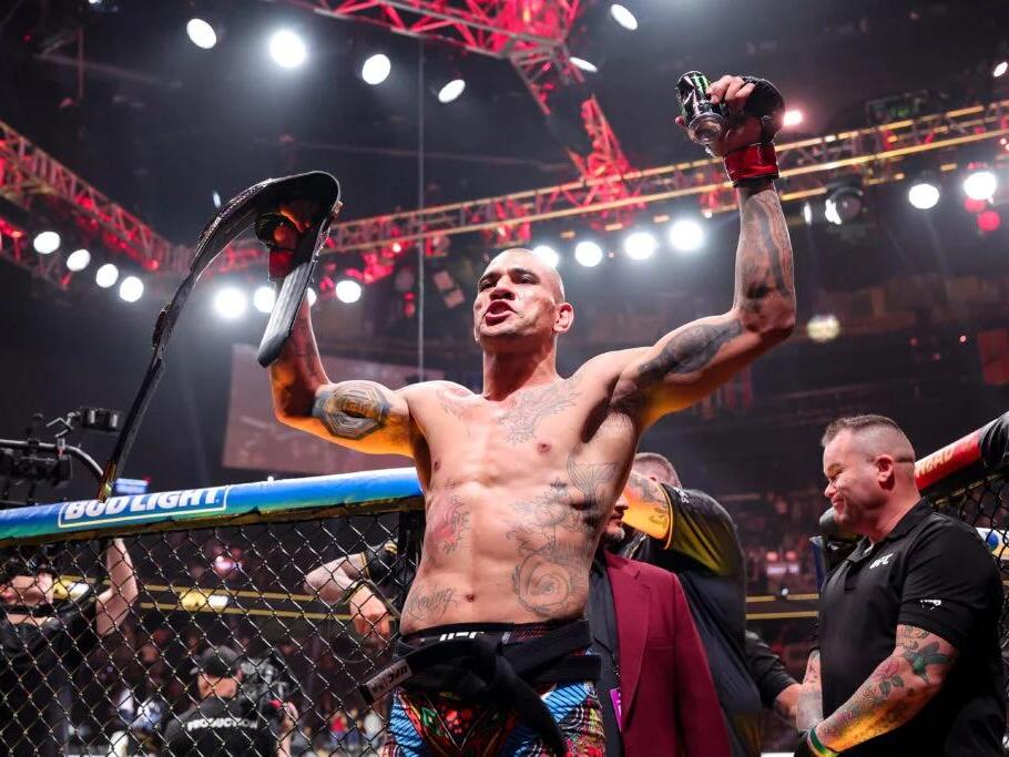 Alex Pereira shares video of sparring session with heavyweight boxing ...