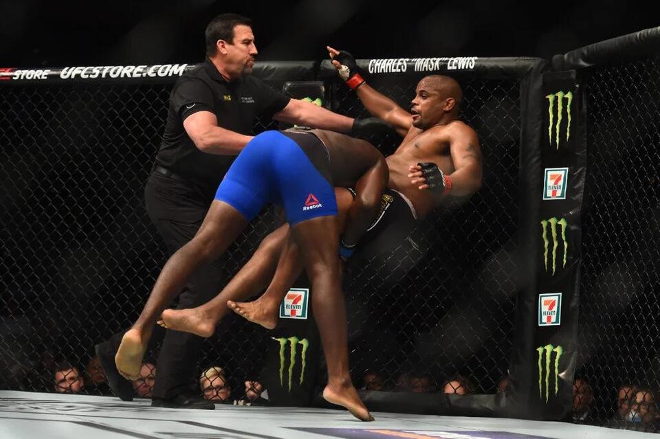 UFC legend’s coaching team stormed out of the arena during retirement ...