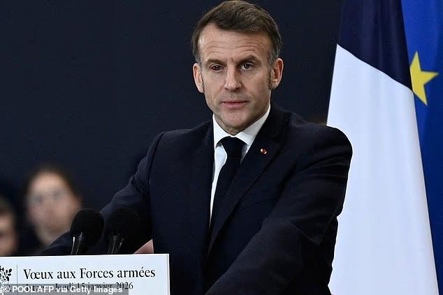 Donald Trump speaks with FRENCH accent while doing impersonation of ...