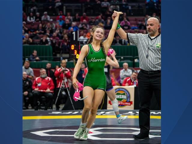 Harrison senior Chloe Dearwester wins her 4th consecutive wrestling state title