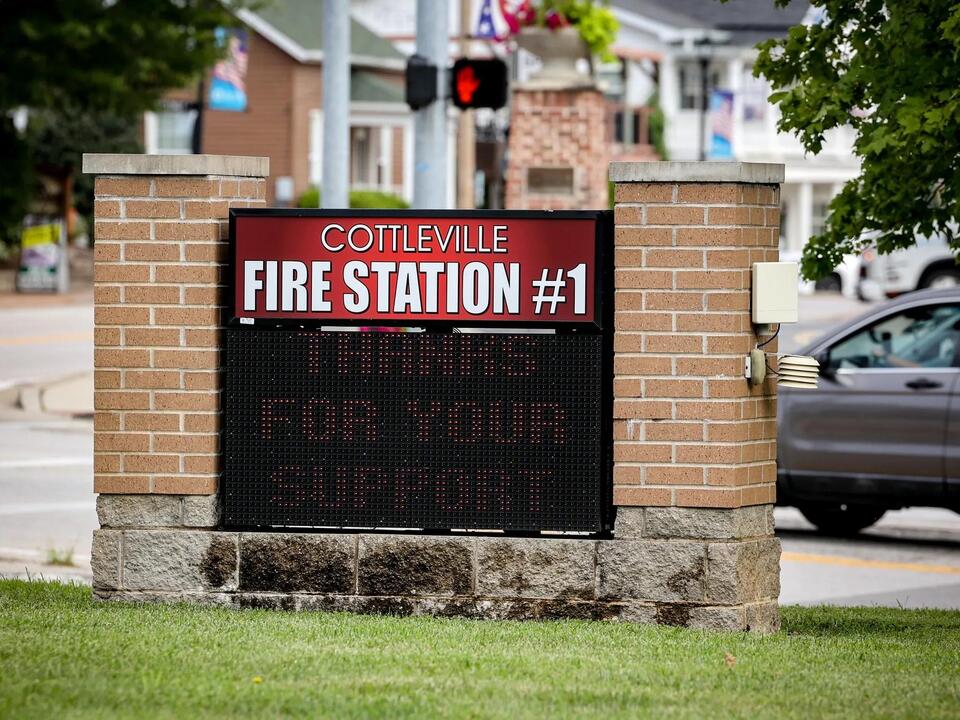 Toxic gas cloud sends 4 to hospital in St. Charles County
