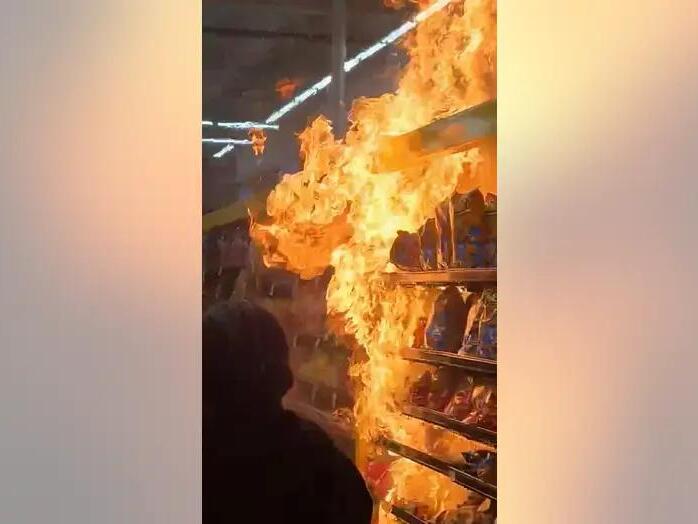 Cheetos literally 'flaming hot': Bags of chips on fire at San Pablo ...